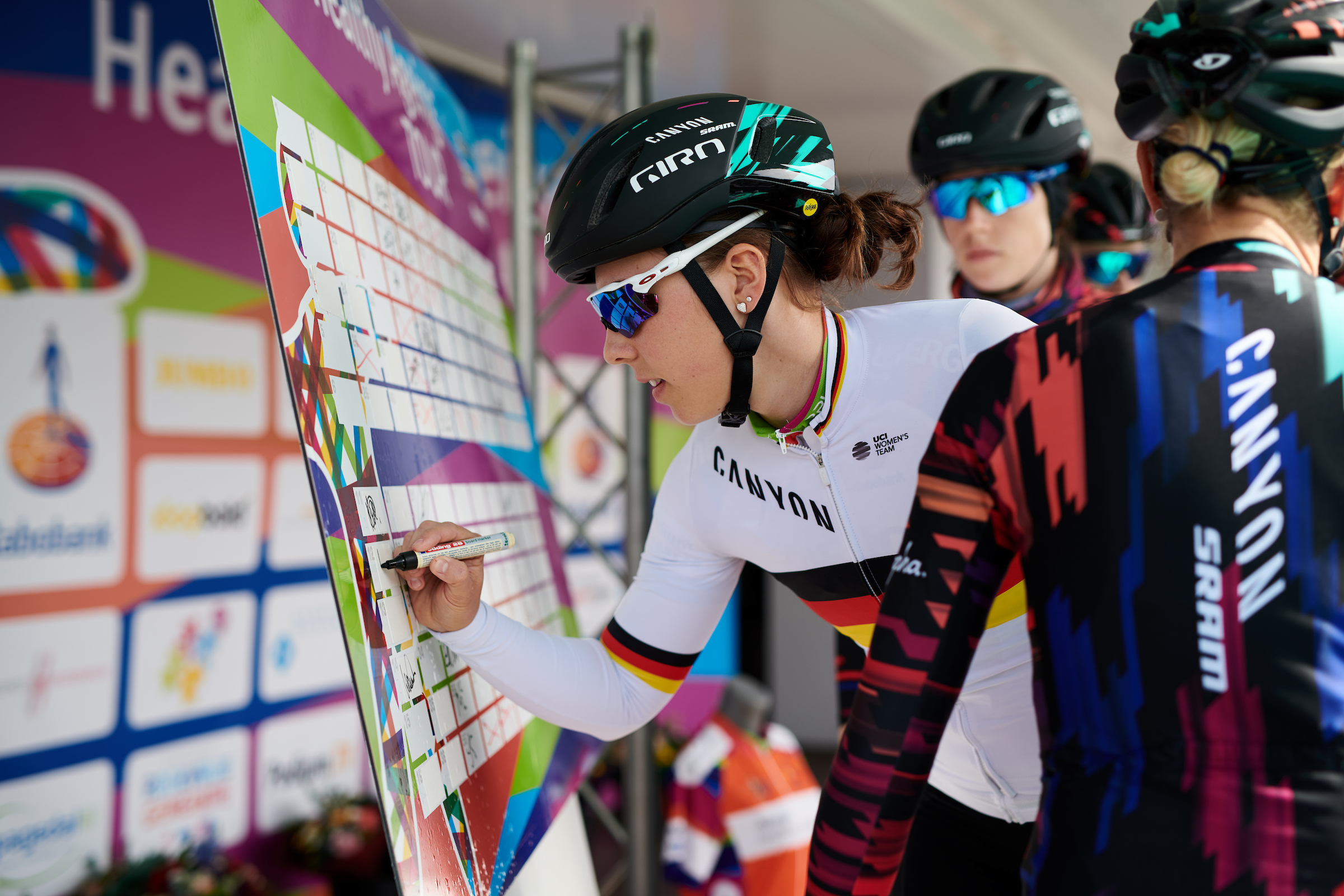 Lisa Klein ninth on the penultimate stage - WMNCYCLING