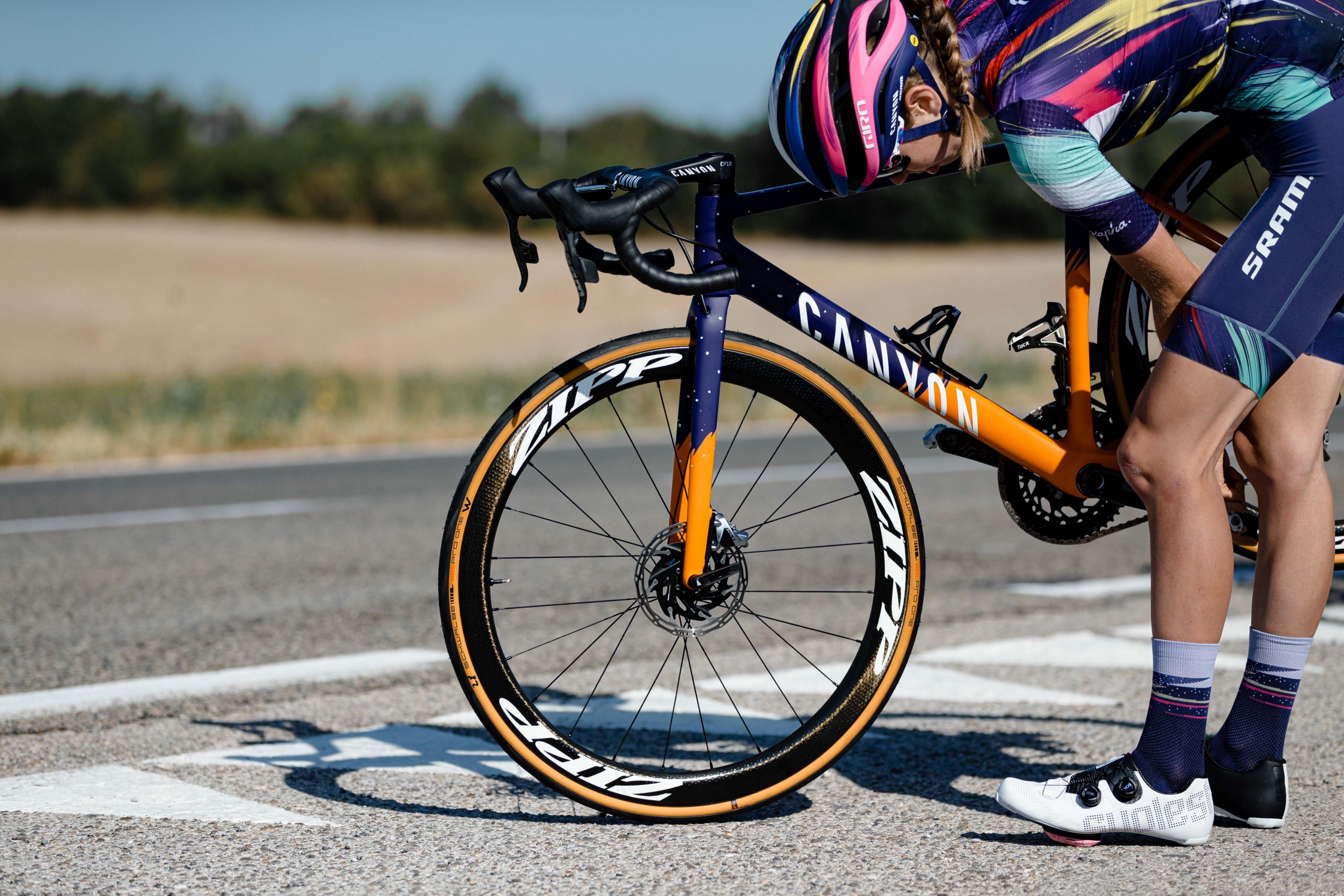 Ella returns to racing at Madrid Challenge - WMNCYCLING