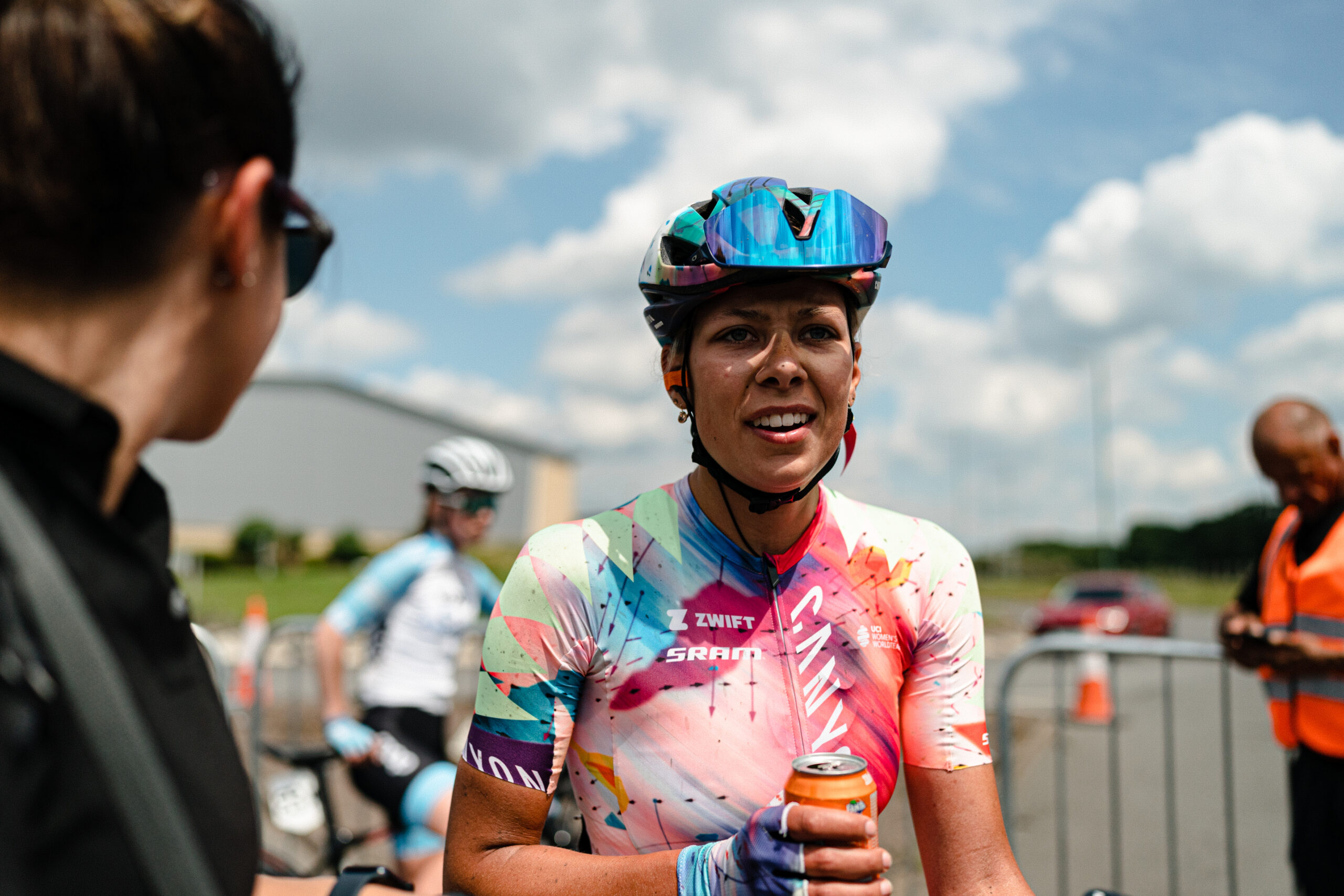 SHARI GETS HER FIRST WORLD TOUR PODIUM - WMNCYCLING